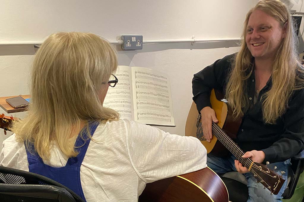 Face to face Guitar Lessons – Guitar